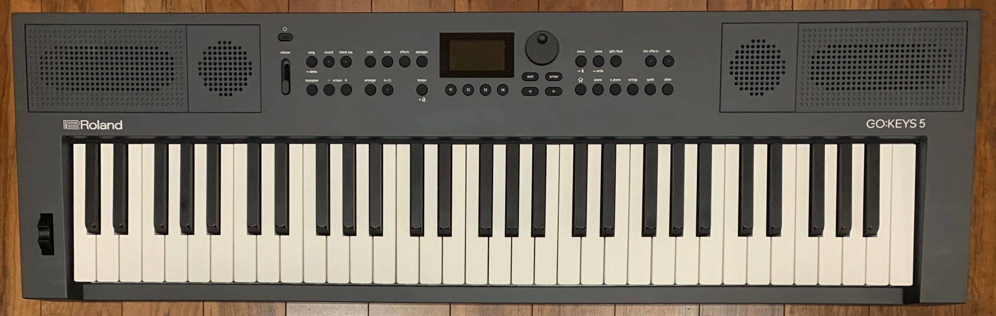 Yamaha PSR-E583 Review (& E483); HUGE Value! - Piano Tone